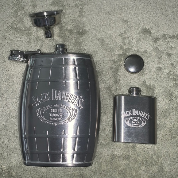Jack Daniels | Other | Two Jack Daniels Flasks One 6 Oz And One Oz ...